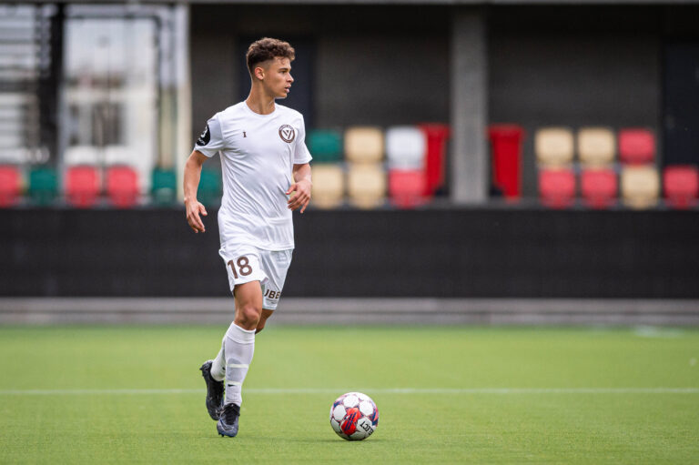 Theo: Hvis vi skal rykke op, så skal vi slå de bedste - Young Boys FD Theo: Hvis vi skal rykke op, så skal vi slå de bedste - Young Boys FD